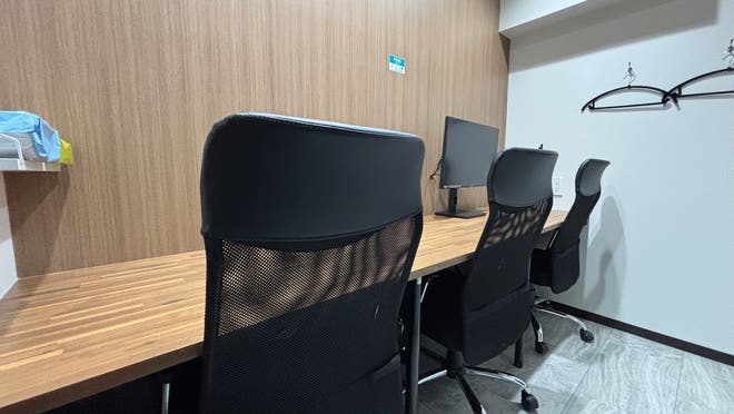 錦糸町駅から徒歩1分】モニター・フリードリンク付き3名完全個室(ブース17)※予約時間前は入室不可の写真2