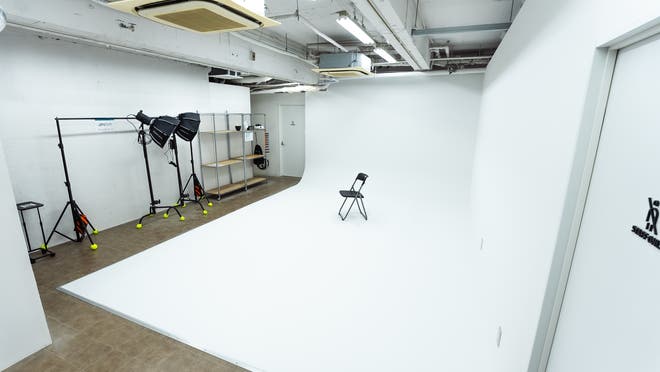 【JR・京王線 吉祥寺駅徒歩3分!】 幅4m×高さ2.5m×奥行き6mの白ホリスタジオの写真3