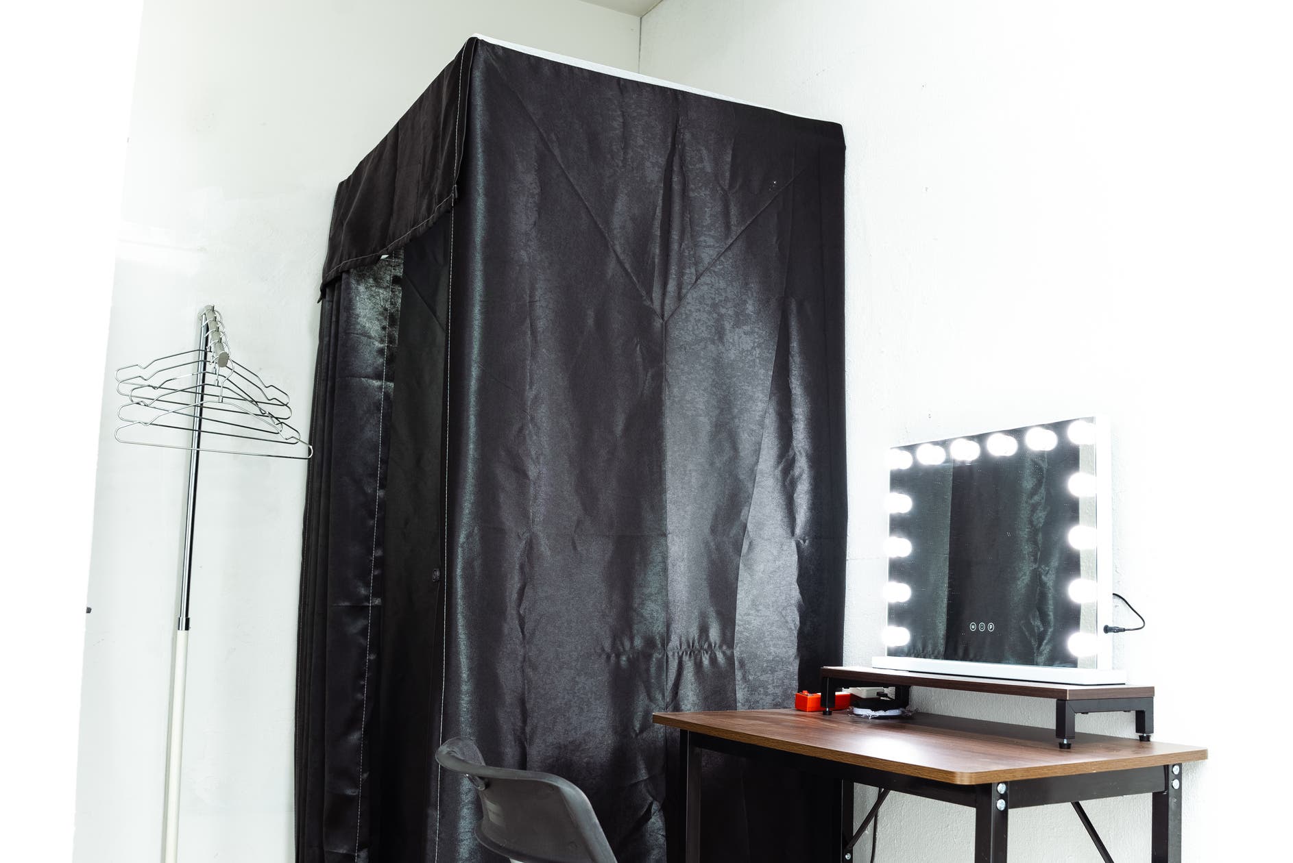 【JR・京王線 吉祥寺駅徒歩3分！】 幅4m×高さ2.5m×奥行き6mの白ホリスタジオの写真8