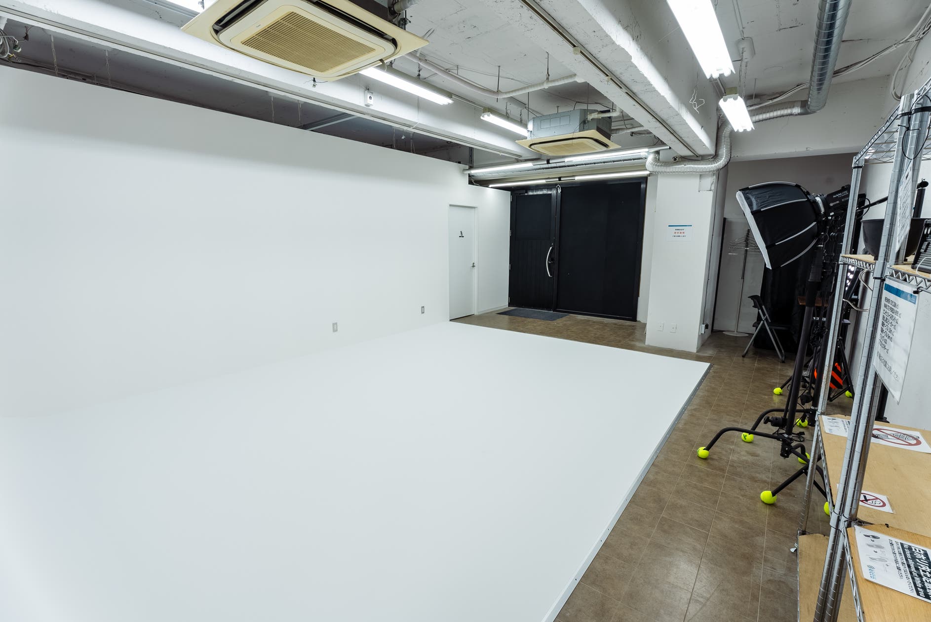 【JR・京王線 吉祥寺駅徒歩3分！】 幅4m×高さ2.5m×奥行き6mの白ホリスタジオの写真12
