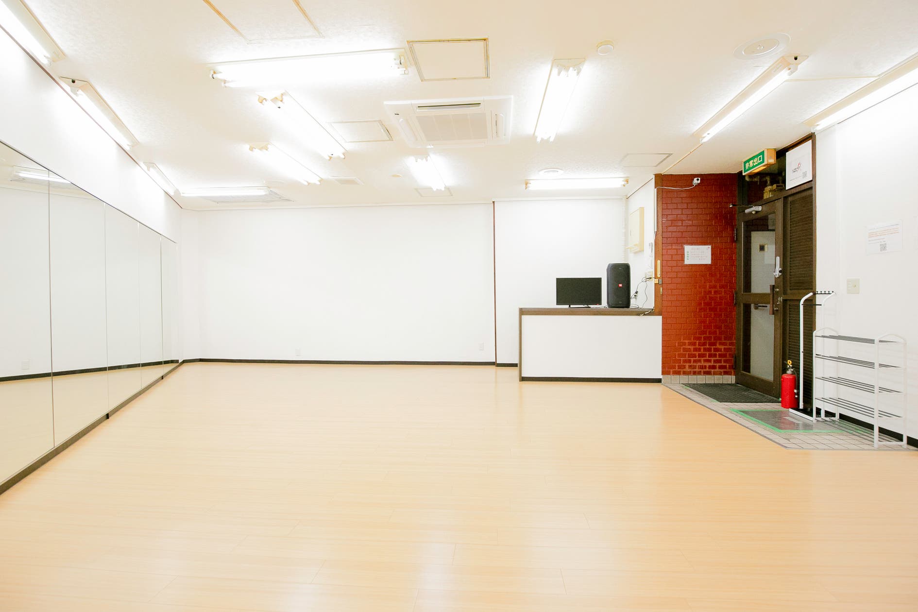 ジャンプOK！演奏OK！【高速長田駅1分】防音施工済み地下スタジオ！7m幅大型ミラーの写真4