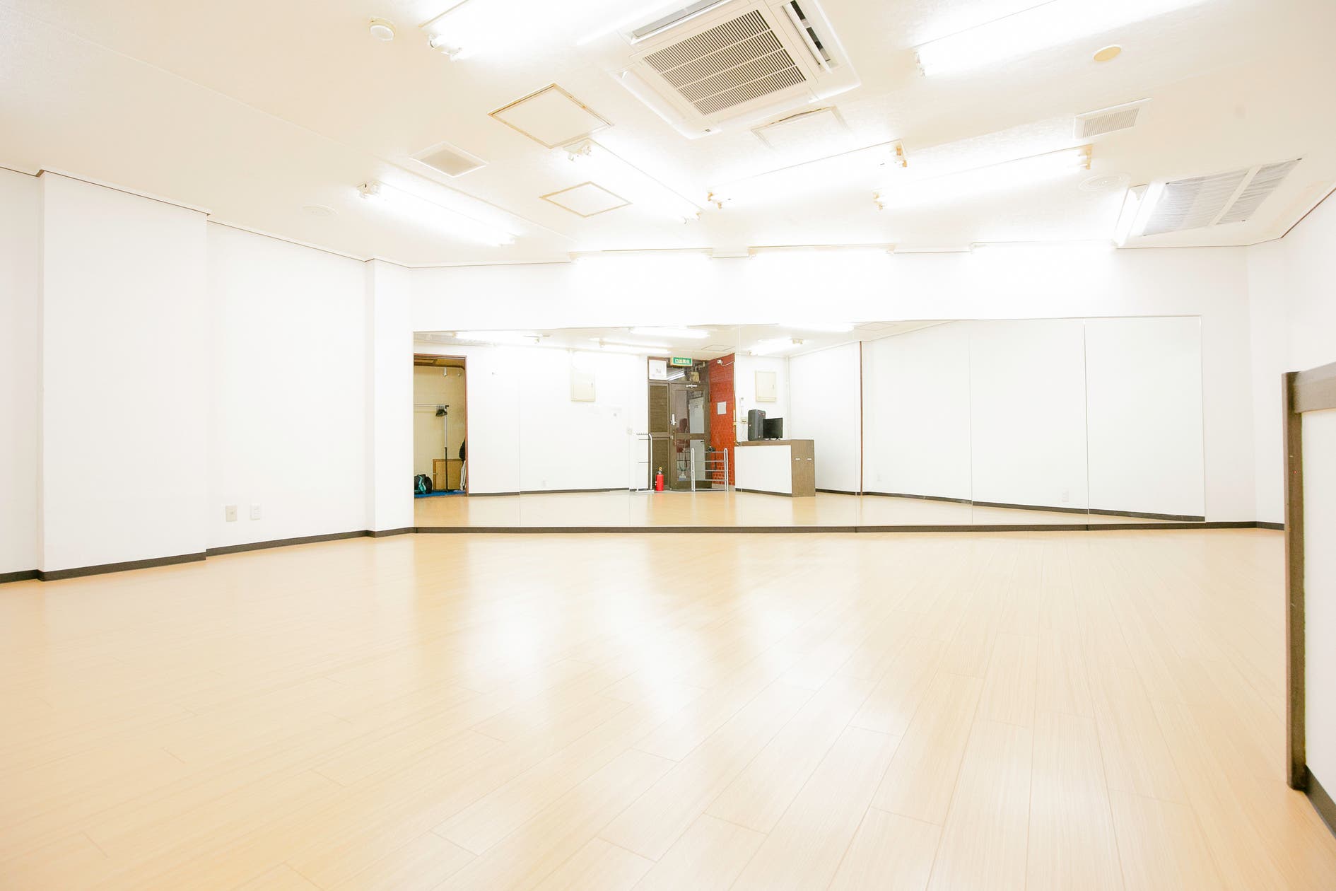 ジャンプOK！演奏OK！【高速長田駅1分】防音施工済み地下スタジオ！7m幅大型ミラーの写真5