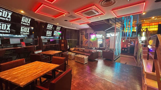 【東新宿駅近】送別会や追いコン、パーティーに!最大100人、ゲーミングPC、カラオケ、飲み放題、プロジェクター完備!の写真1