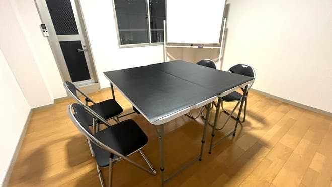 薬院駅最寄りの貸し会議室【会議、面接等に便利】ホワイトボード・施術ベッドの写真4