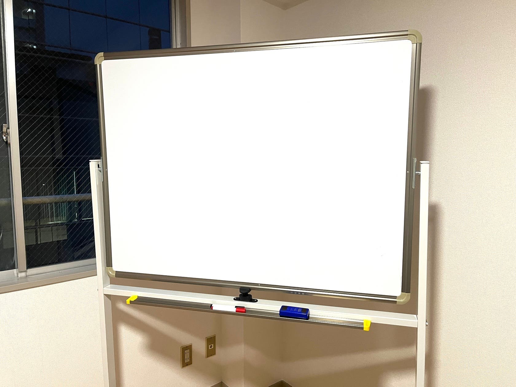 薬院駅最寄りの貸し会議室【会議、面接等に便利】ホワイトボード・施術ベッドの写真6