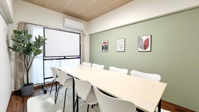 【三島駅4分!12名利用可!】綺麗な室内!WiFi・ホワイトボード全て無料!貸会議室ユニエル三島Bの写真1