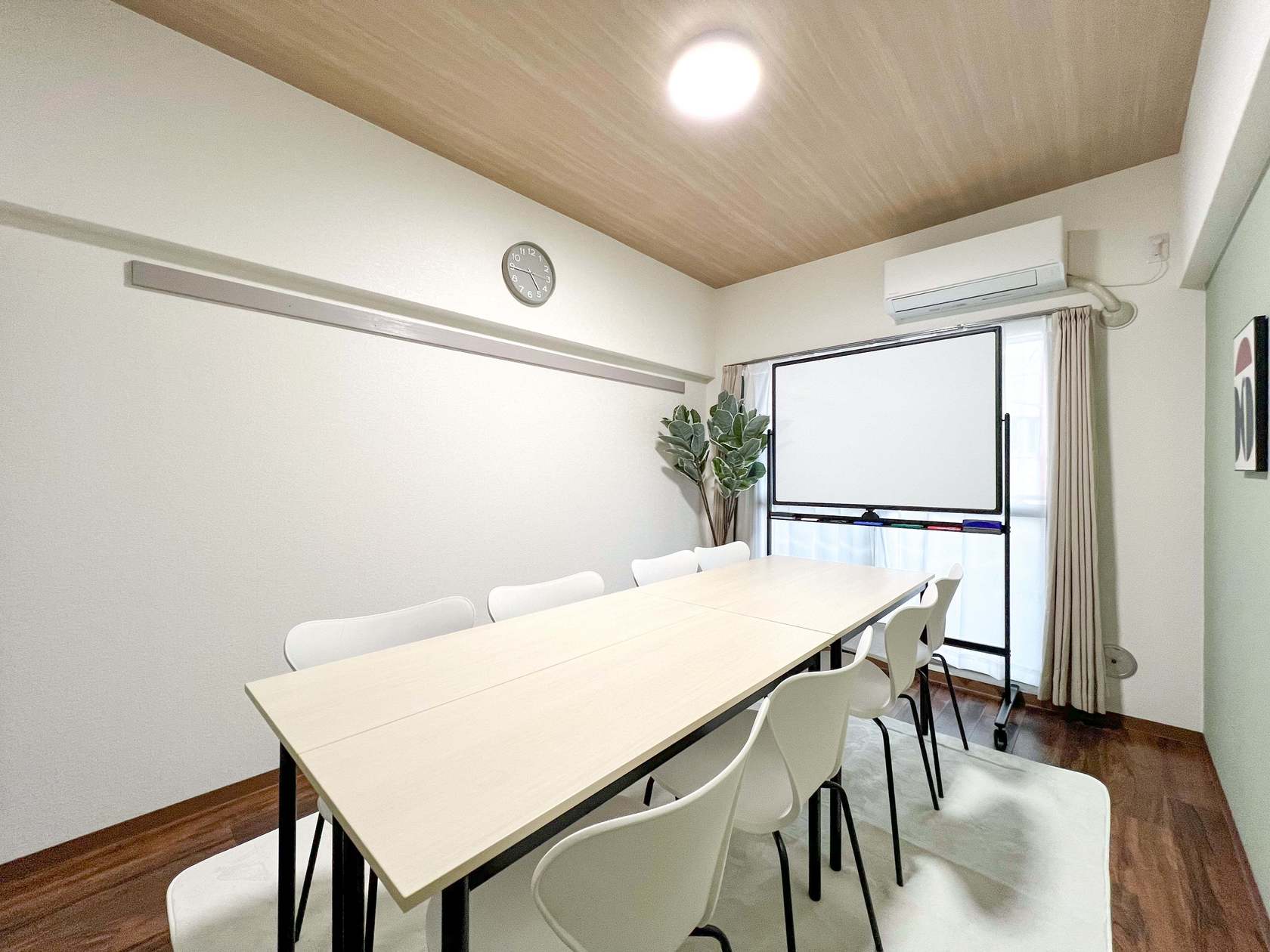 【三島駅4分！12名利用可！】綺麗な室内！WiFi・ホワイトボード全て無料！貸会議室ユニエル三島Bの写真9