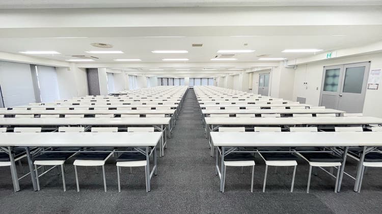 【五反田駅から徒歩3分】⭐️無料備品多数⭐️会議・研修・試験会場・セミナー等■3階ホール(MAX)の写真1