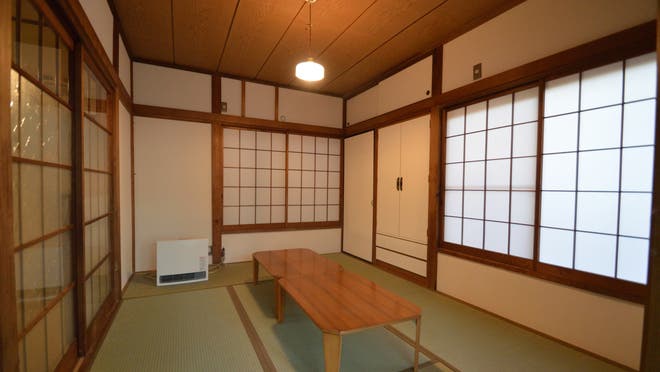 畳が心地よい、落ち着いた雰囲気の和室レンタルスペースの写真1