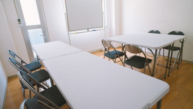 薬院駅最寄りの貸し会議室【会議、面接等に便利】ホワイトボード・施術ベッドの写真13