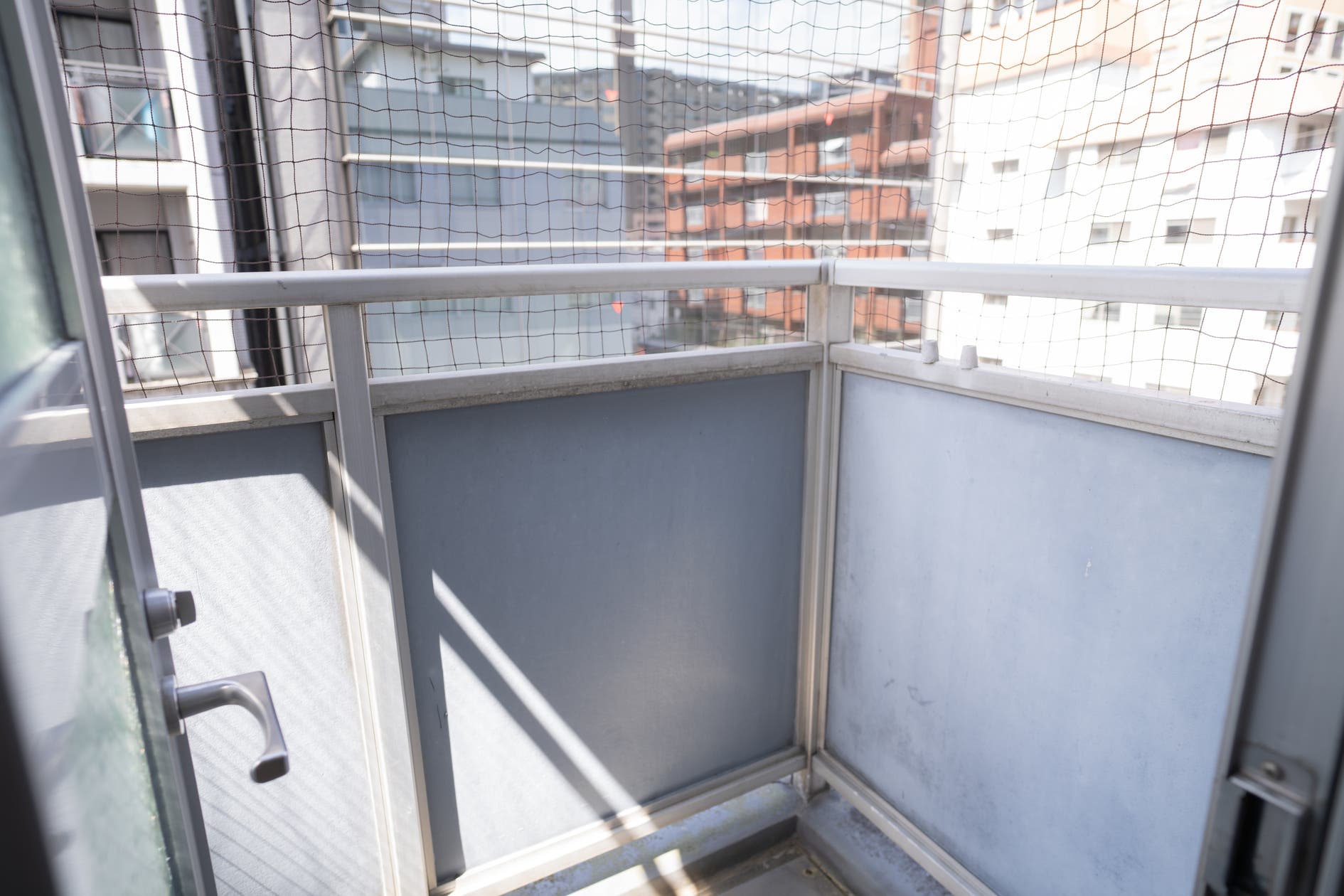 薬院駅最寄りの貸し会議室【会議、面接等に便利】ホワイトボード・施術ベッドの写真14