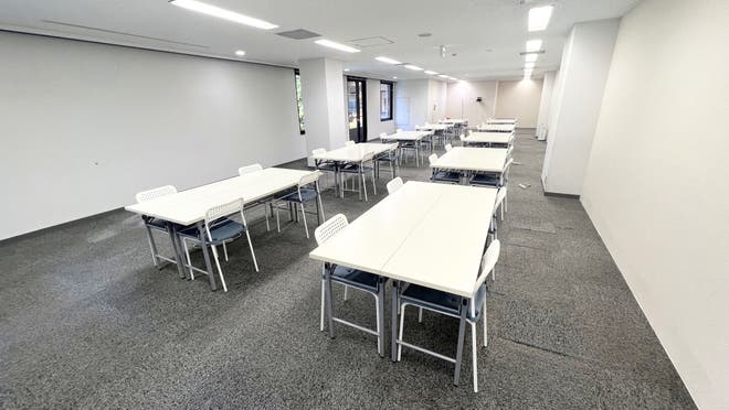 ⭐NEW⭐【六本木一丁目駅徒歩5分】無料備品多数☆会議・研修・試験会場・WEBセミナー・ZOOM快適ビジネス仕様!2階A会議室の写真1