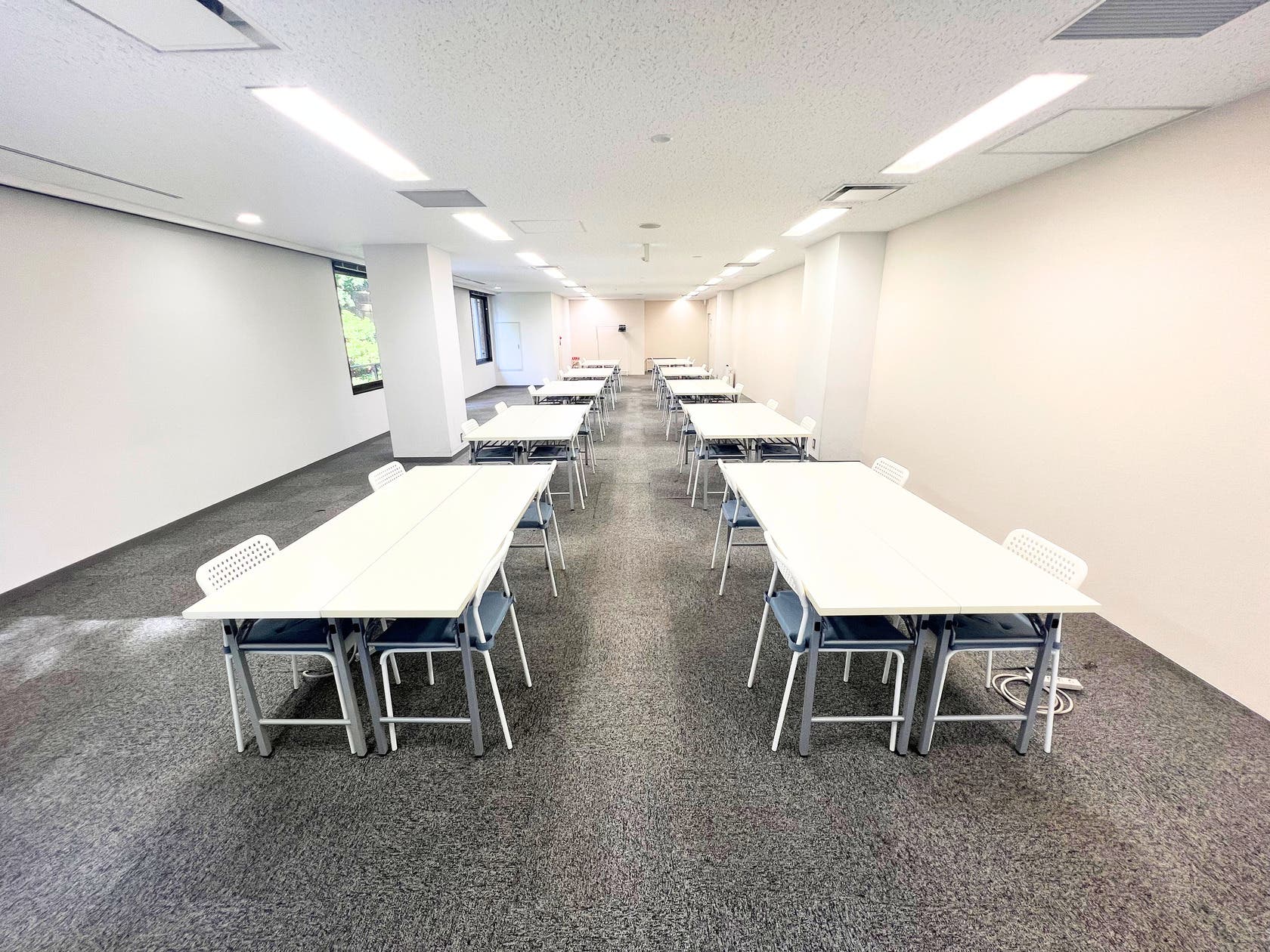 ⭐NEW⭐【六本木一丁目駅徒歩5分】無料備品多数☆会議・研修・試験会場・WEBセミナー・ZOOM快適ビジネス仕様！2階A会議室の写真2