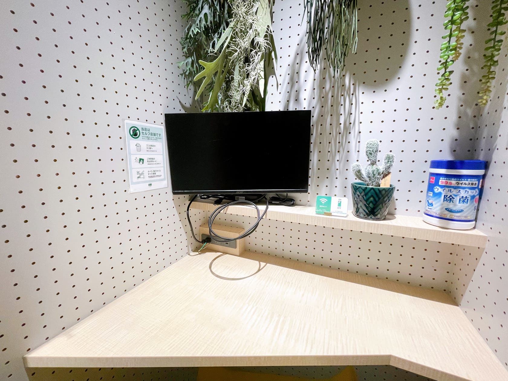 【津田沼駅から徒歩１分のコワーキングスペース／自習室】半個室（ブースNo1０）の写真4