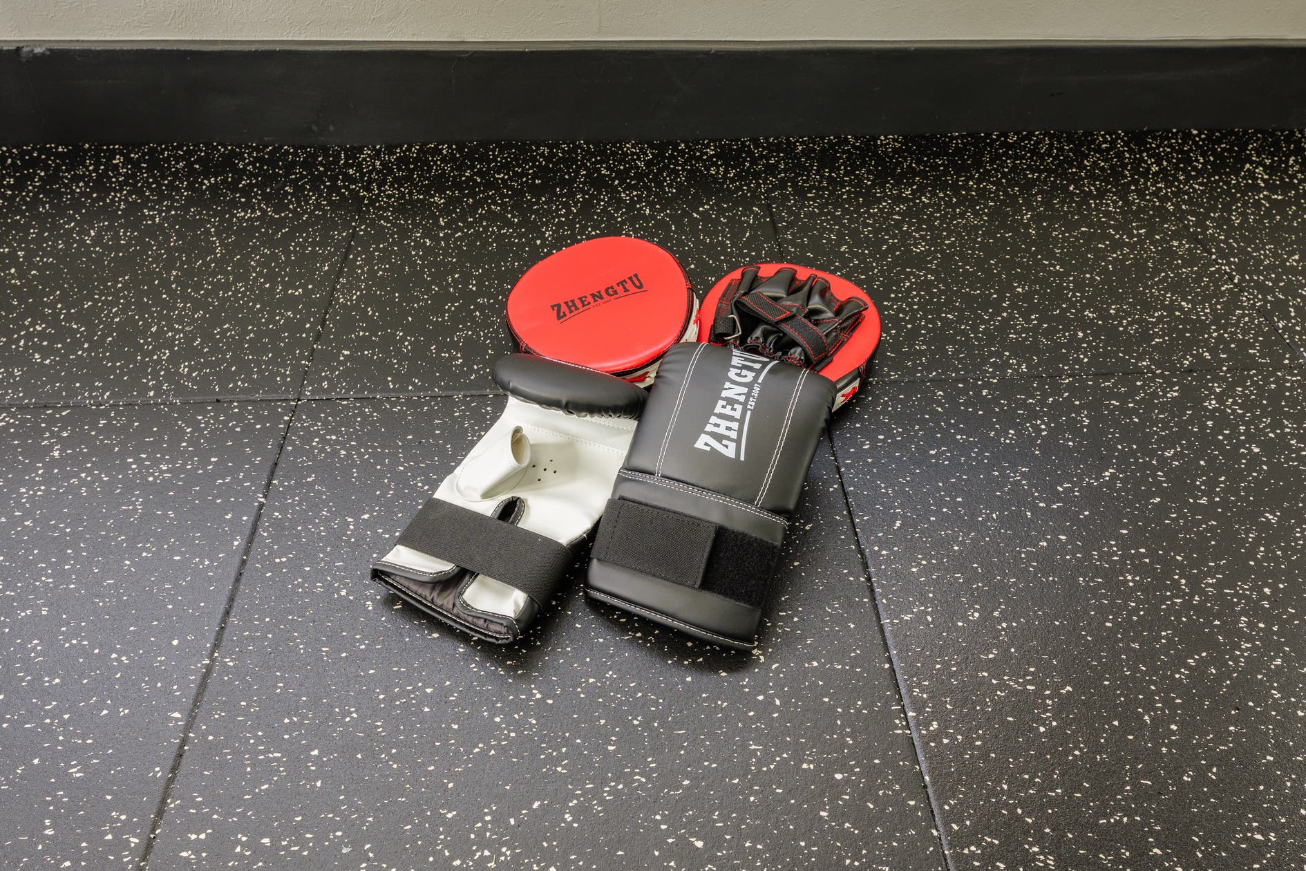 【新富町駅30秒/築地駅4分】1日1回スタッフ完全清掃のハイクオリティレンタルジムの写真21