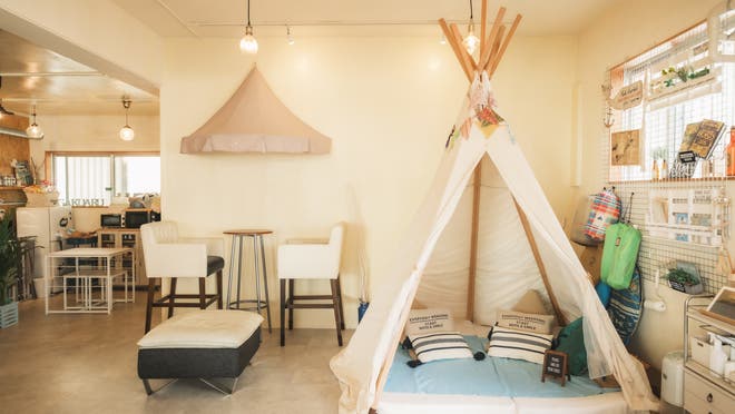 【沖縄宜野湾市】インスタ映えスペースでミーティング/セミナー/展示会/ロケ撮影等の利用が出来るGAKUARU BASEの写真2