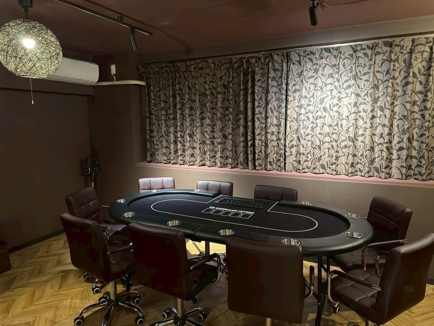 【FAMILYPOT 渋谷店🆕OPNE🎉】駅徒歩3分 本格ポーカーテーブル、ダーツ、ボードゲームもあるパーティ向けバリ風スペースの写真7