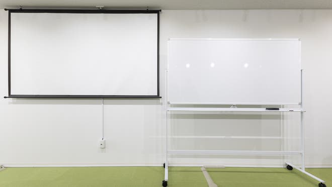 【伏見駅1分】ワンランク上の会議室|60㎡最大50名着席可能|備品全て無料|プロジェクター、音響完備、司会台、マイクの写真16