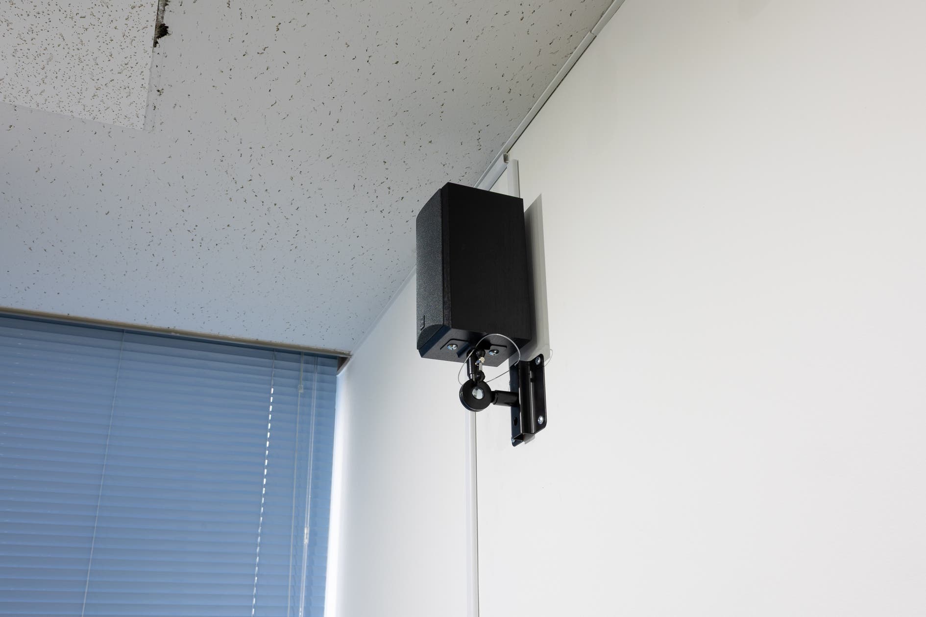 【伏見駅1分】ワンランク上の会議室｜60㎡最大50名着席可能｜備品全て無料｜ﾌﾟﾛｼﾞｪｸﾀｰ、音響完備、司会台、マイクの写真18