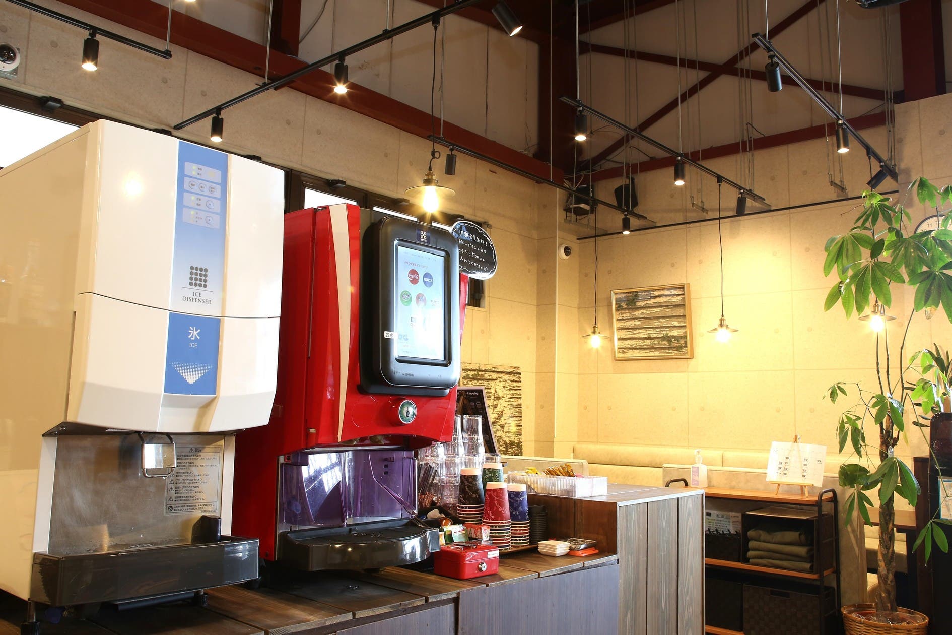 【相模原 by JUPITER】<コワーキング>開放的でリラックスできるオープンスペース!!　Wi-Fi｜電源｜リモート会議◎の写真4