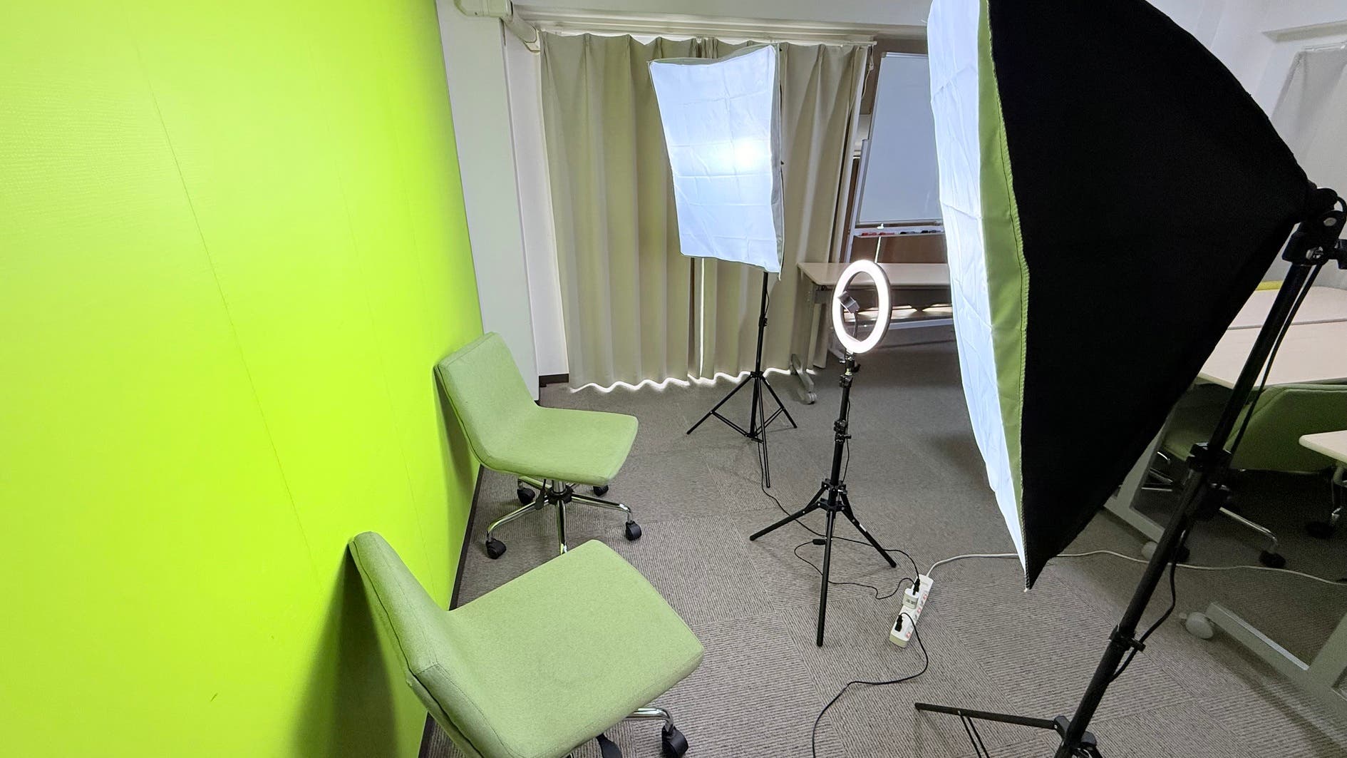 🥳新大阪駅徒歩2分🎉最大12名/Wi-Fi/大型モニター/プロジェクター/会議/ワーク/撮影＜レオン会議室＞📅木曜割実施中の写真24