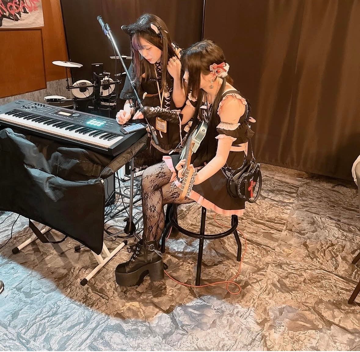 ROCKコンセプトのコンカフェバー。バンド機材を使ってのコスプレ撮影会、ライブやイベント、カラオケ、飲み会などの写真7