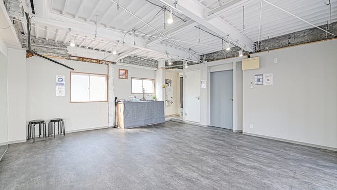 【桜木町駅4分】4.5mの大型鏡✨・広さ(40㎡)!ダンス・ヨガ・ウォーキング・SNS撮影OK!Wi-Fi、ヨガマット完備の写真5