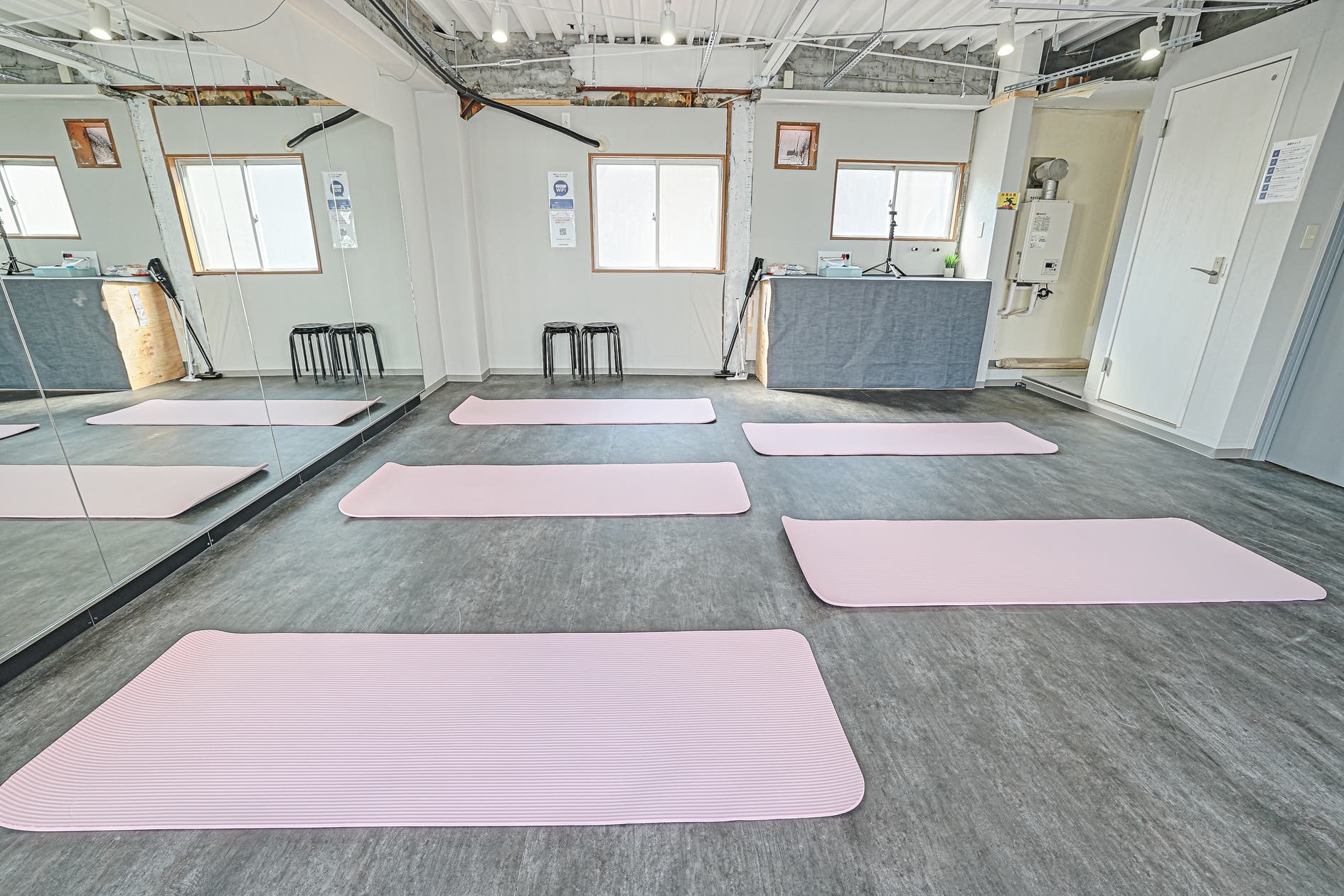 【桜木町駅4分】4.5mの大型鏡✨・広さ(40㎡)！ダンス・ヨガ・ウォーキング・SNS撮影OK！Wi-Fi、ヨガマット完備の写真9