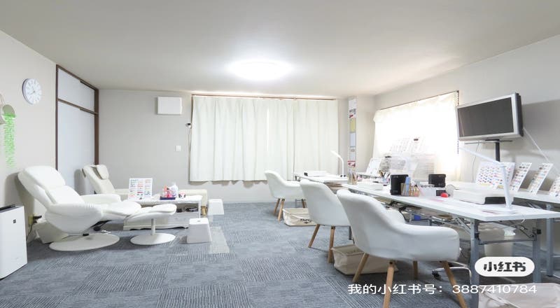 ネイル・マツエク専用。施術用設備を完備し、清潔で安心できるサロン環境です