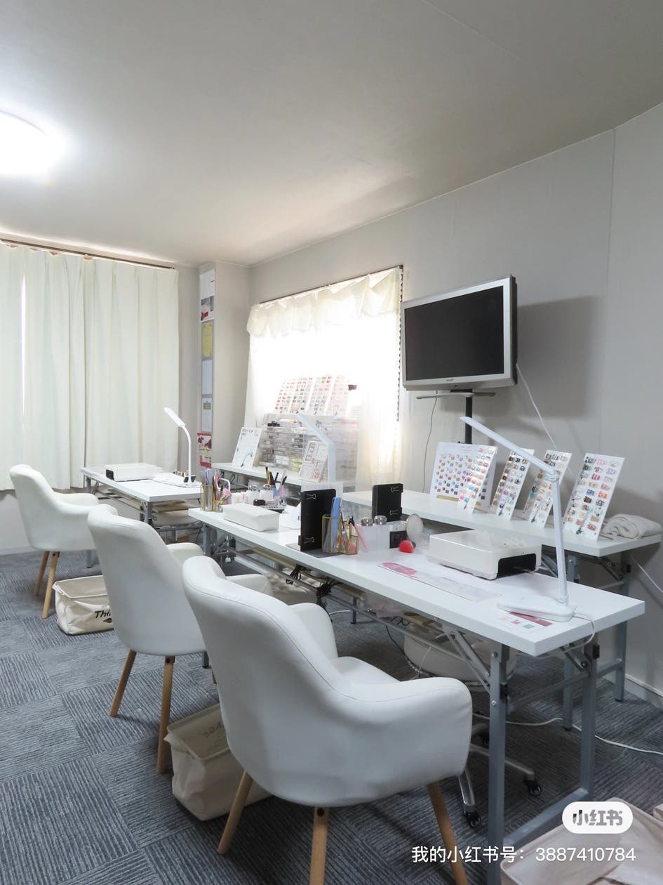 ネイル・マツエク専用。施術用設備を完備し、清潔で安心できるサロン環境ですの写真2