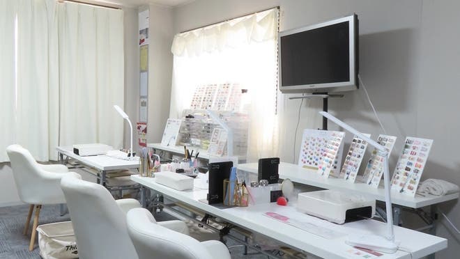 ネイル・マツエク専用。施術用設備を完備し、清潔で安心できるサロン環境ですの写真2