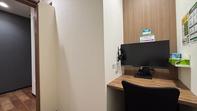 【錦糸町駅から徒歩1分】モニター・フリードリンク付き半個室(ブース23)※予約時間前は入室不可の写真1
