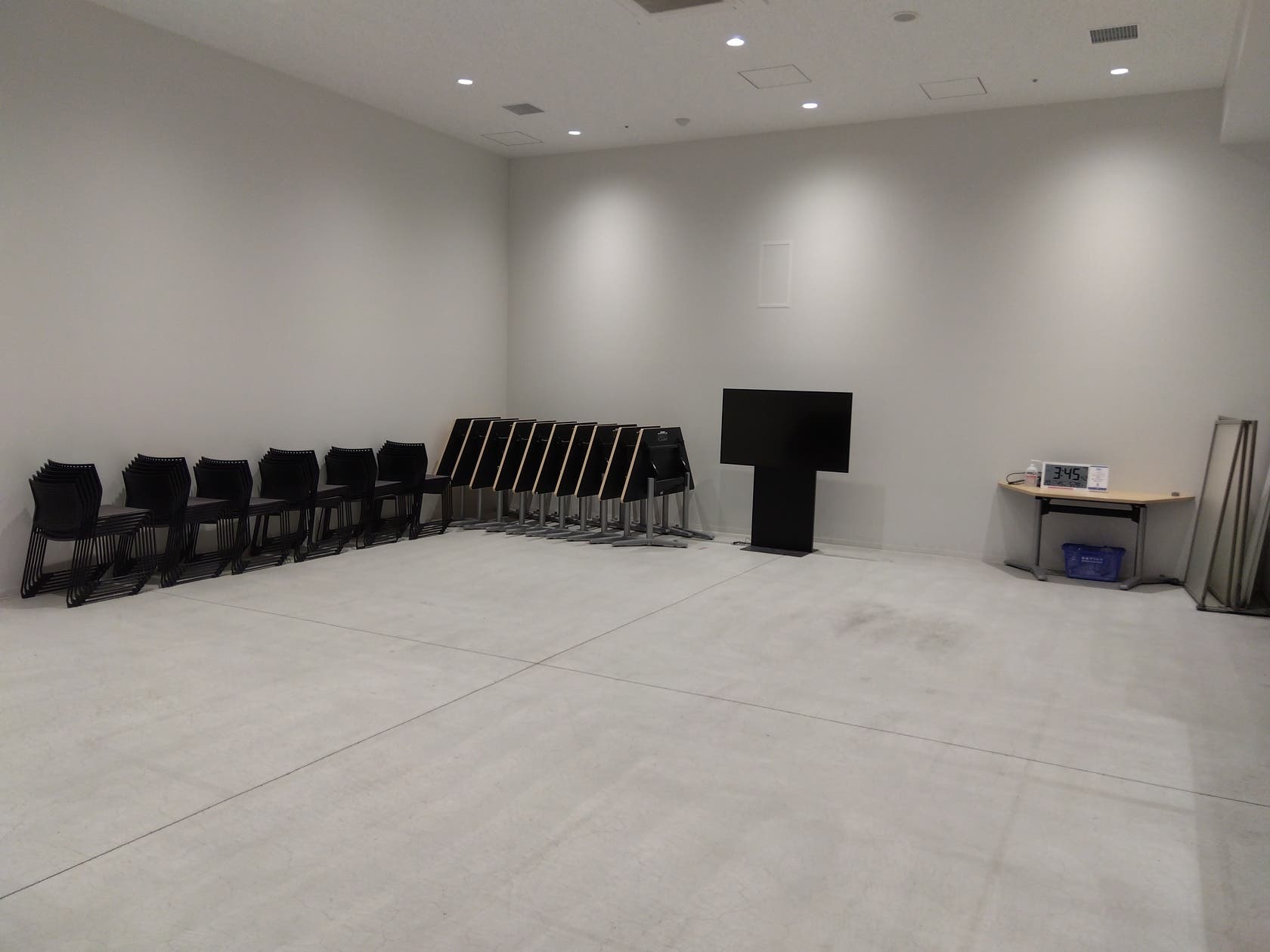 札幌駅東口から徒歩11分【++ROOM】サツドラ北8条店1階・イベント・セミナーにオススメの写真4