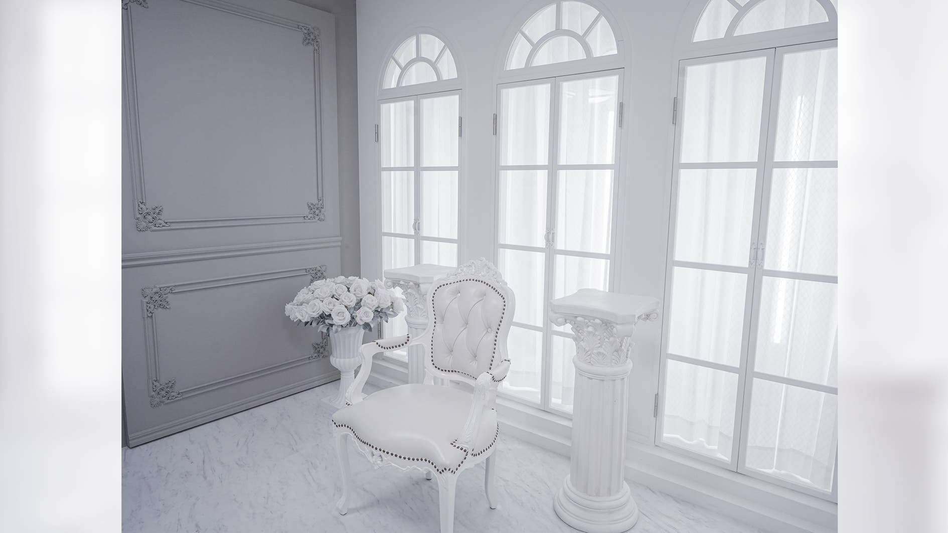 ✨NEW✨四谷三丁目駅徒歩5分💨白黒赤の3色を基調としたブース展開🤍🖤💖自然光のような窓際ライトで24時間全天候OKの写真4