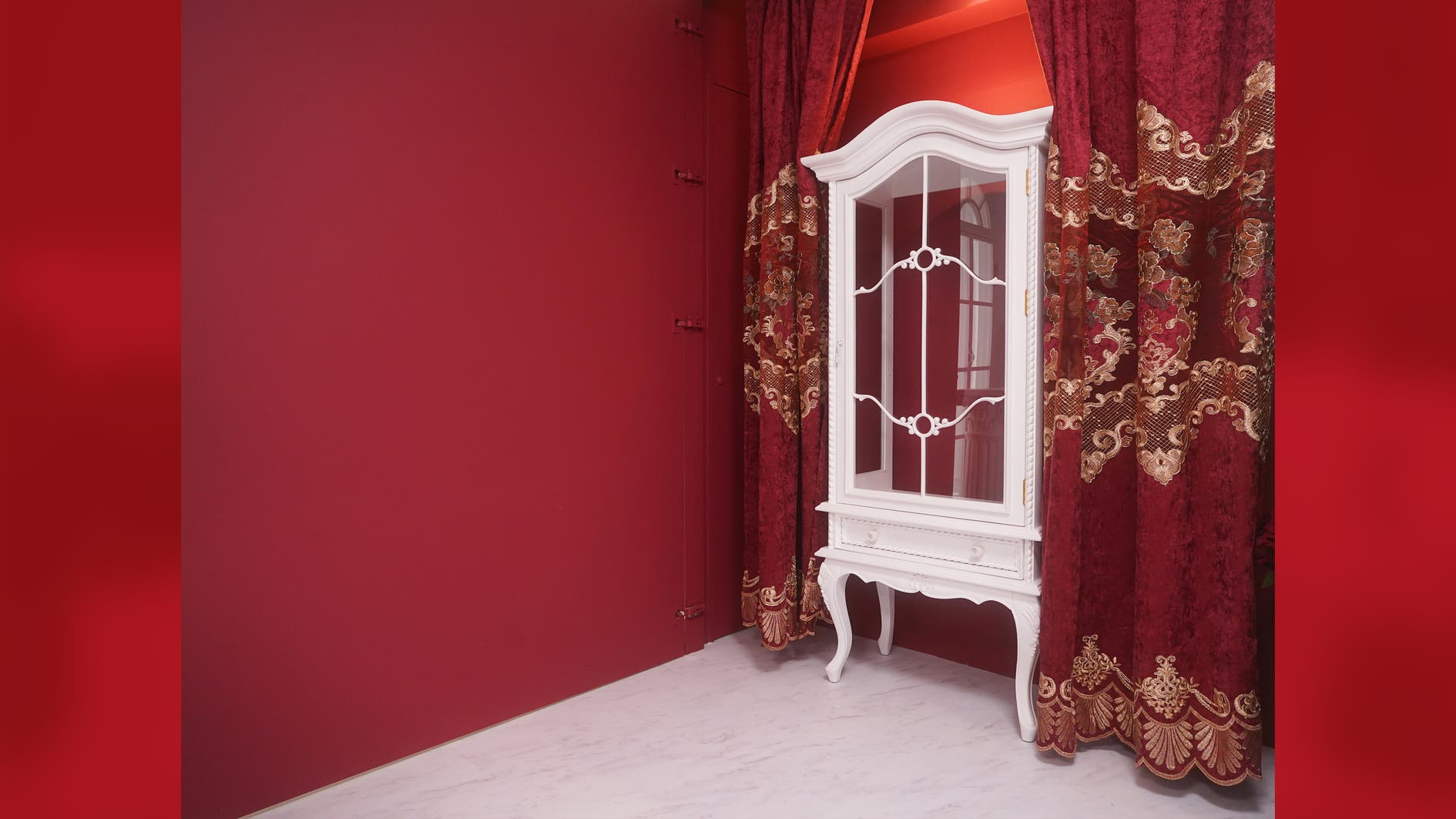 ✨NEW✨四谷三丁目駅徒歩5分💨白黒赤の3色を基調としたブース展開🤍🖤💖自然光のような窓際ライトで24時間全天候OKの写真6