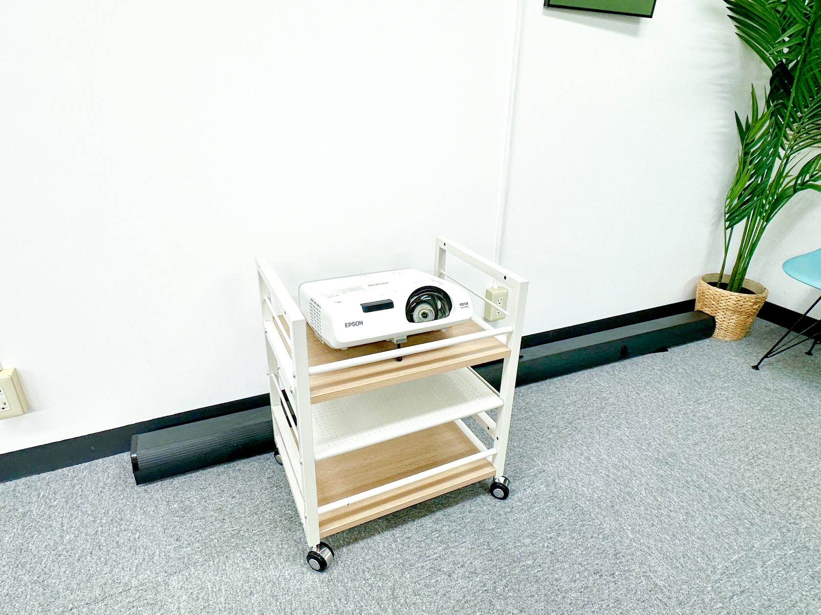 EPSONプロジェクター＆スクリーン【無料開放中！】の画像2