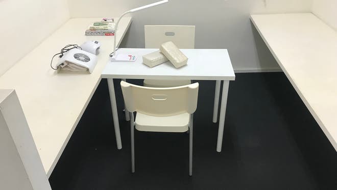 1時間500円(税抜)のみ!都心で最安値の激安レンタルネイルサロンです!フリーのネイリストをとことん応援します!の写真2