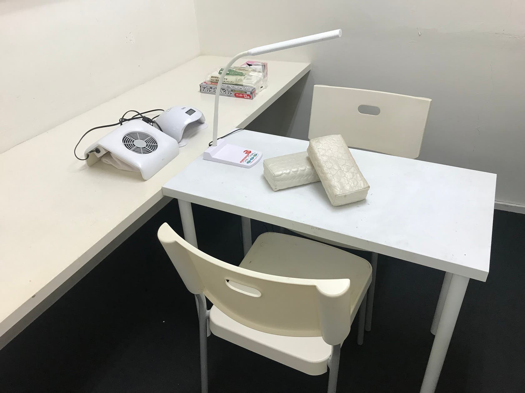 １時間５００円（税抜）のみ！都心で最安値の激安レンタルネイルサロンです！フリーのネイリストをとことん応援します！の写真6