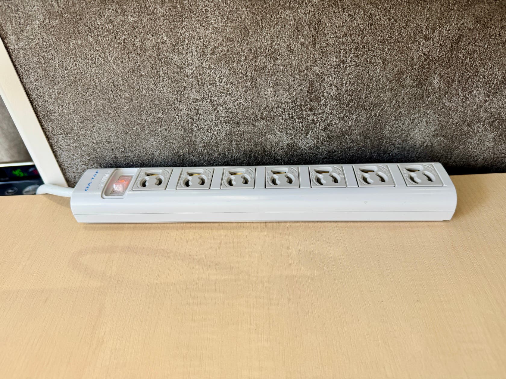 【¥1,000/1h｜工事期間限定】上野駅すぐ・モニター＆プロジェクターあり　6名会議室Bの写真9