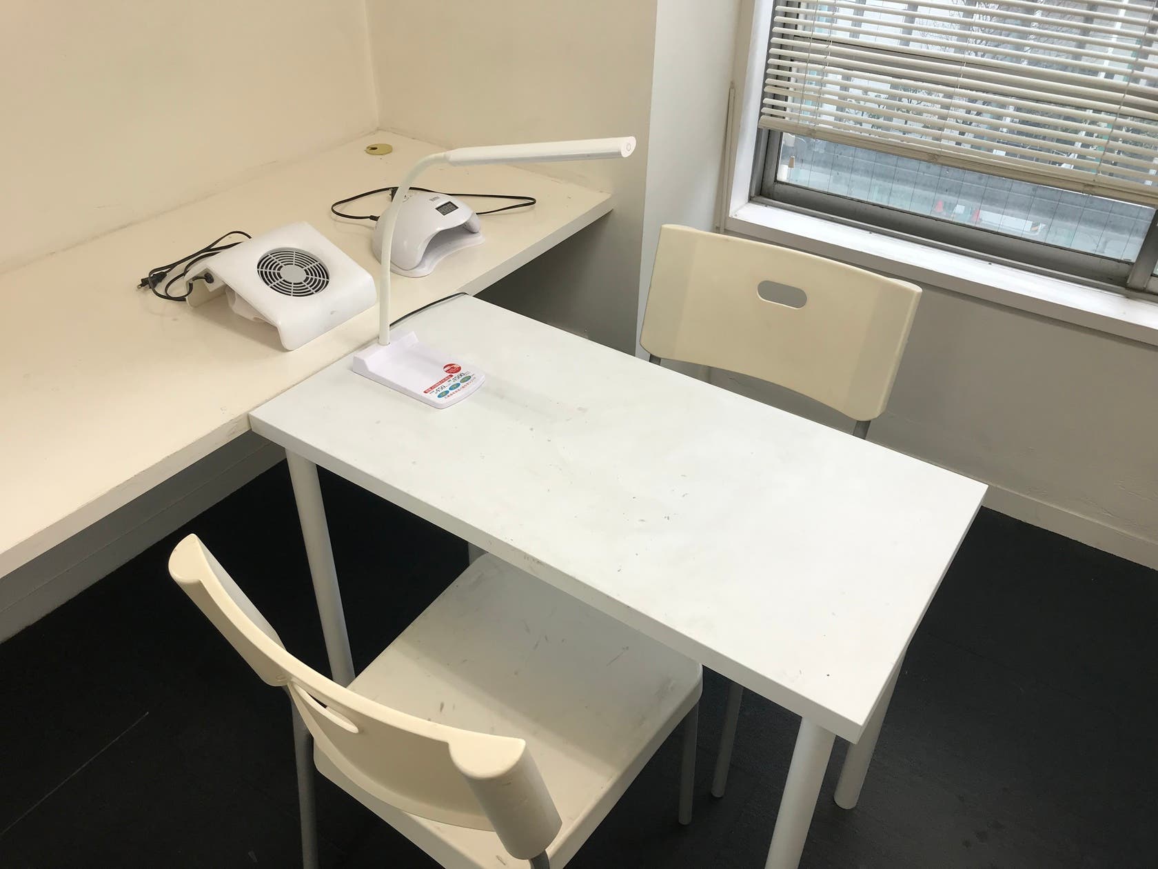 新宿御苑前！１時間５００円（税抜）のみ激安レンタルネイルサロンです！夜景が綺麗です！の写真2