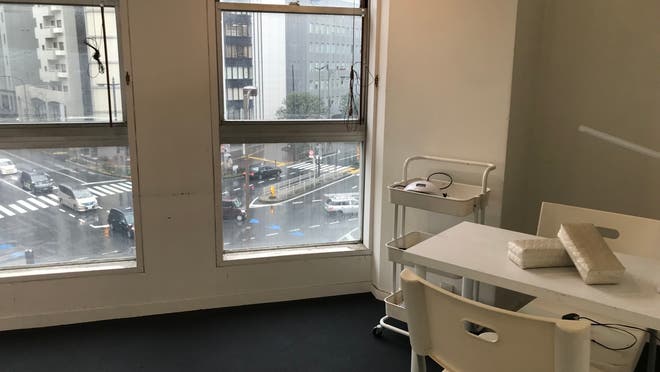 ワンコインネイル1時間500円(税抜)の激安ネイルサロン!都心では最安値、新宿御苑前から3分でアクセスも便利の写真1