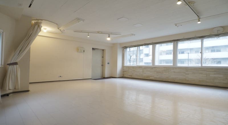 【新宿圏／大久保3分】自然光が注ぐ開放的33㎡スタジオ。ダンス/ヨガ/ピラティス/稽古/楽器/声楽もできる多目的スタジオ！