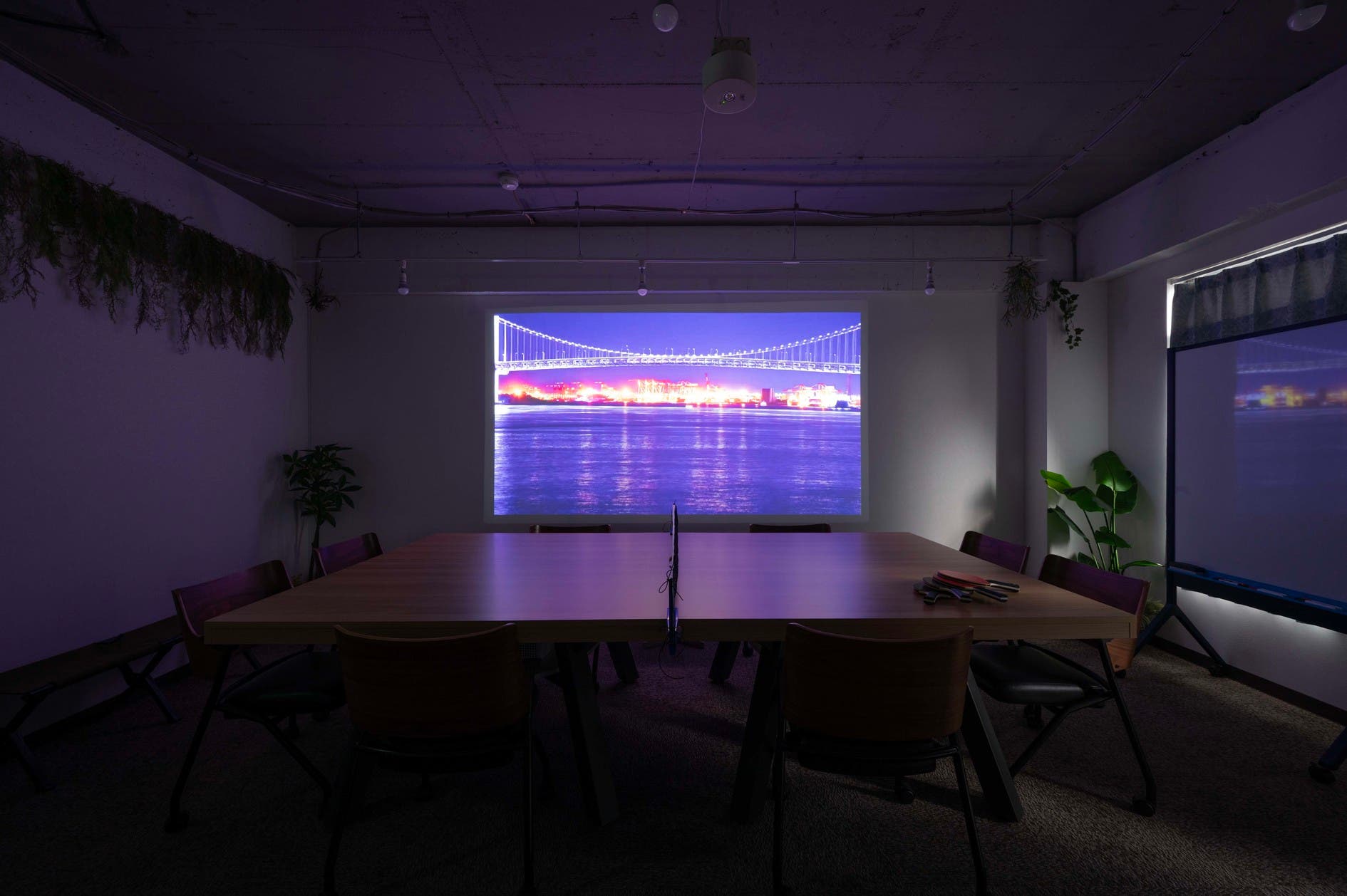 駅近❗120㌅4Kプロジェクター👀自由自在な新会議室✨クロスゲート三田・田町🏙卓球🏓映画鑑賞🎥の写真15