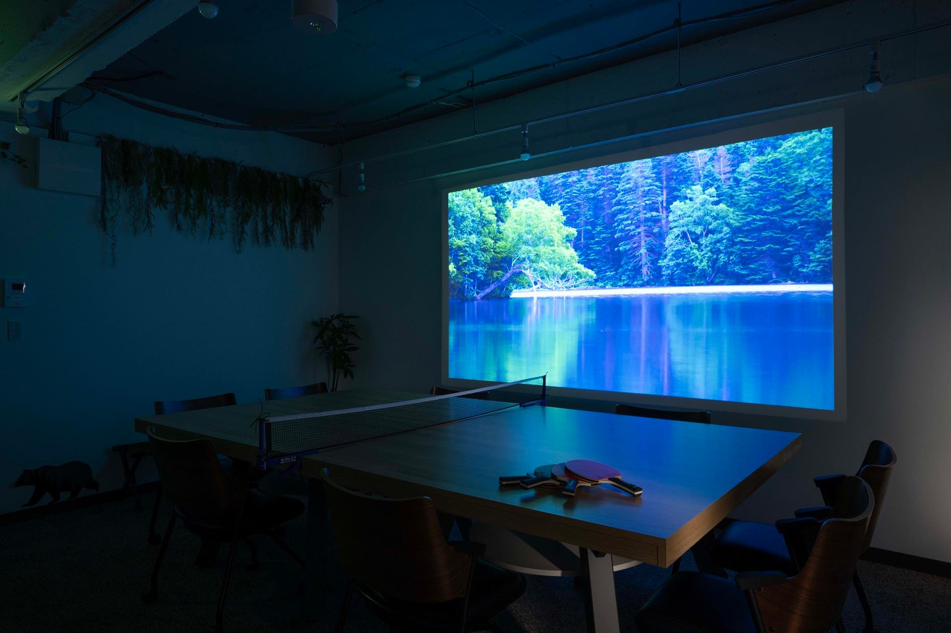 駅近❗120㌅4Kプロジェクター👀自由自在な新会議室✨クロスゲート三田・田町🏙卓球🏓映画鑑賞🎥の写真17