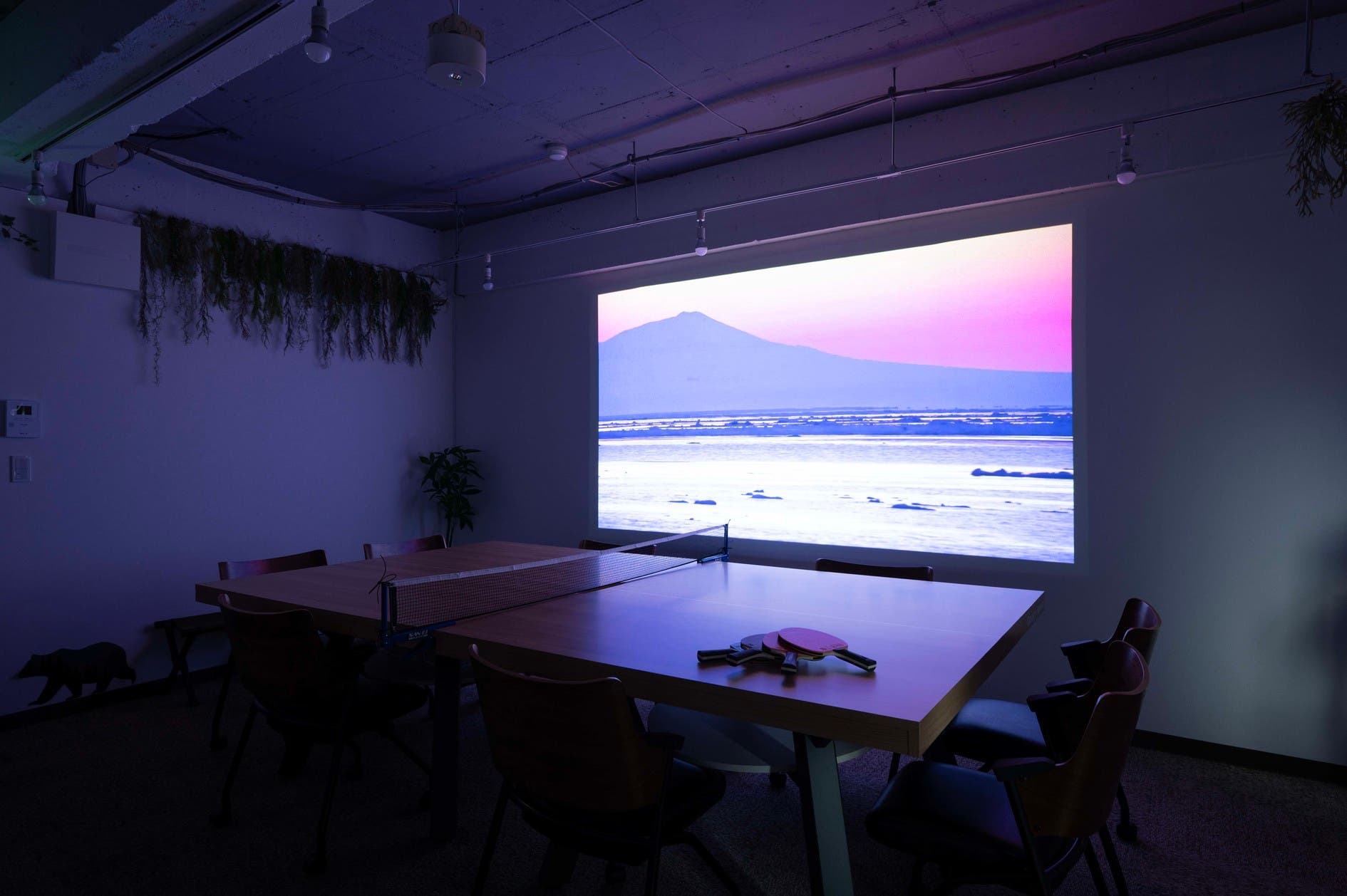 駅近❗120㌅4Kプロジェクター👀自由自在な新会議室✨クロスゲート三田・田町🏙卓球🏓映画鑑賞🎥の写真18