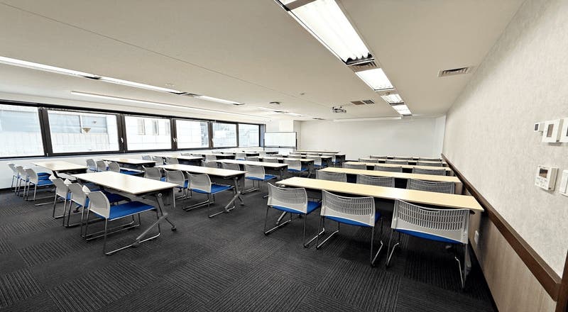 BL会議室 池袋西口店 RoomA 最大51名収容【池袋駅徒歩2分！演台常設で会議やセミナー・研修などにおすすめ/セルフ設営】
