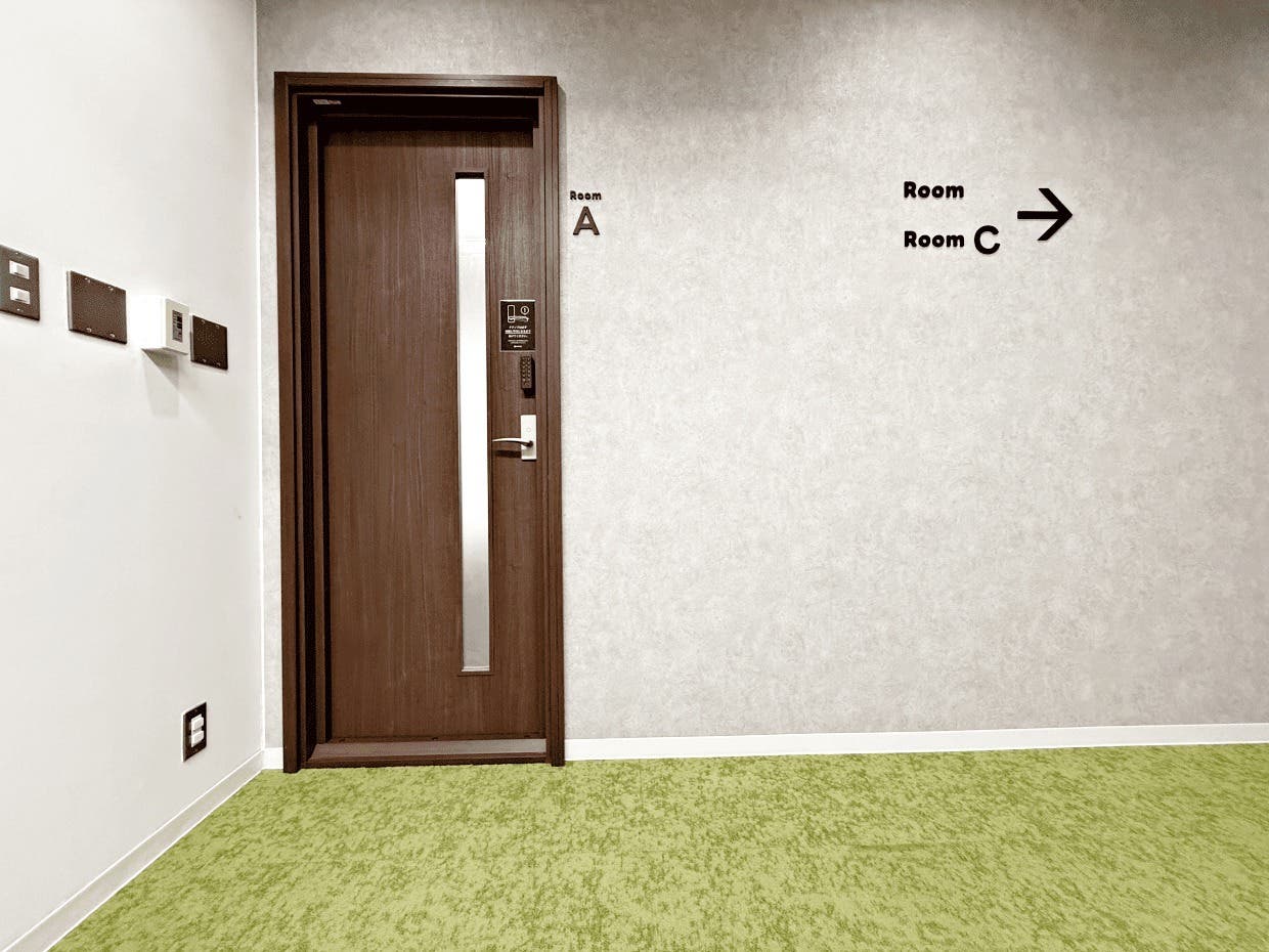 BL会議室 池袋西口店 RoomA 最大51名収容【池袋駅徒歩2分！演台常設で会議やセミナー・研修などにおすすめ/セルフ設営】の写真12