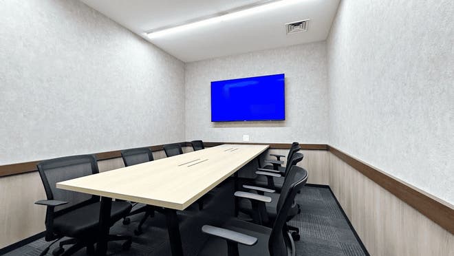 BL会議室 池袋西口店 RoomB 最大8名収容【池袋駅徒歩2分!モニター・AIカメラ・音声会議システム常設】の写真2