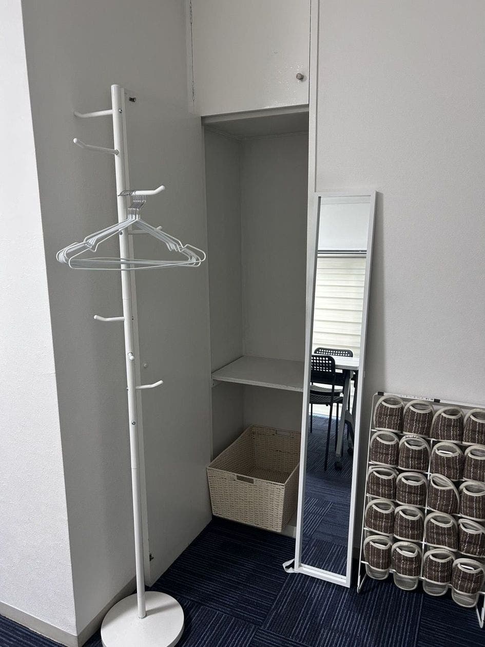 新宿で最安値！！新規OPEN♪新宿三丁目駅から徒歩1分のレンタルオフィス　電子タバコ可　施術ベッド有り！の写真10