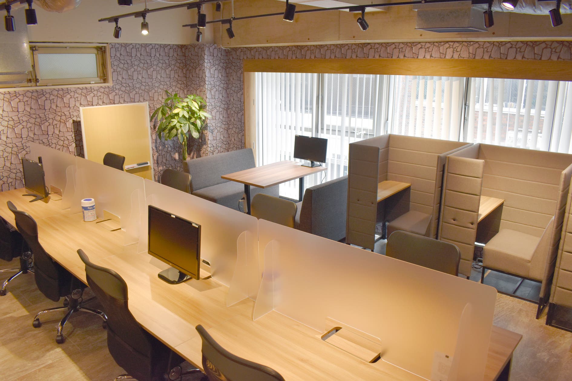 【工事期間限定特別価格¥440！】上野駅近フリースペース（Wi-Fi・電源完備）の写真8